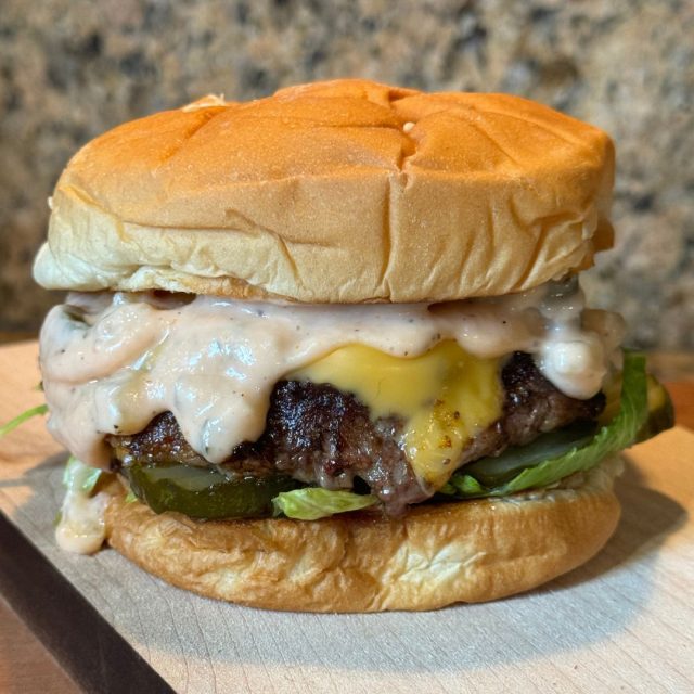 Spotlight Celebrity Burgers: Rachael Ray’s Big Smack Burger – Schweid ...